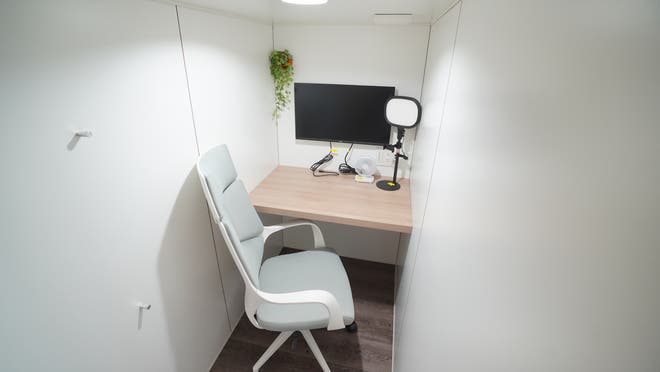 <ヒトリボックス 新横浜駅前No.3>横アリ近く✨光Wi-Fi📶ナノイー発生機✨モニター🖥テレワーク/ZOOM/着替え/メイクの写真2