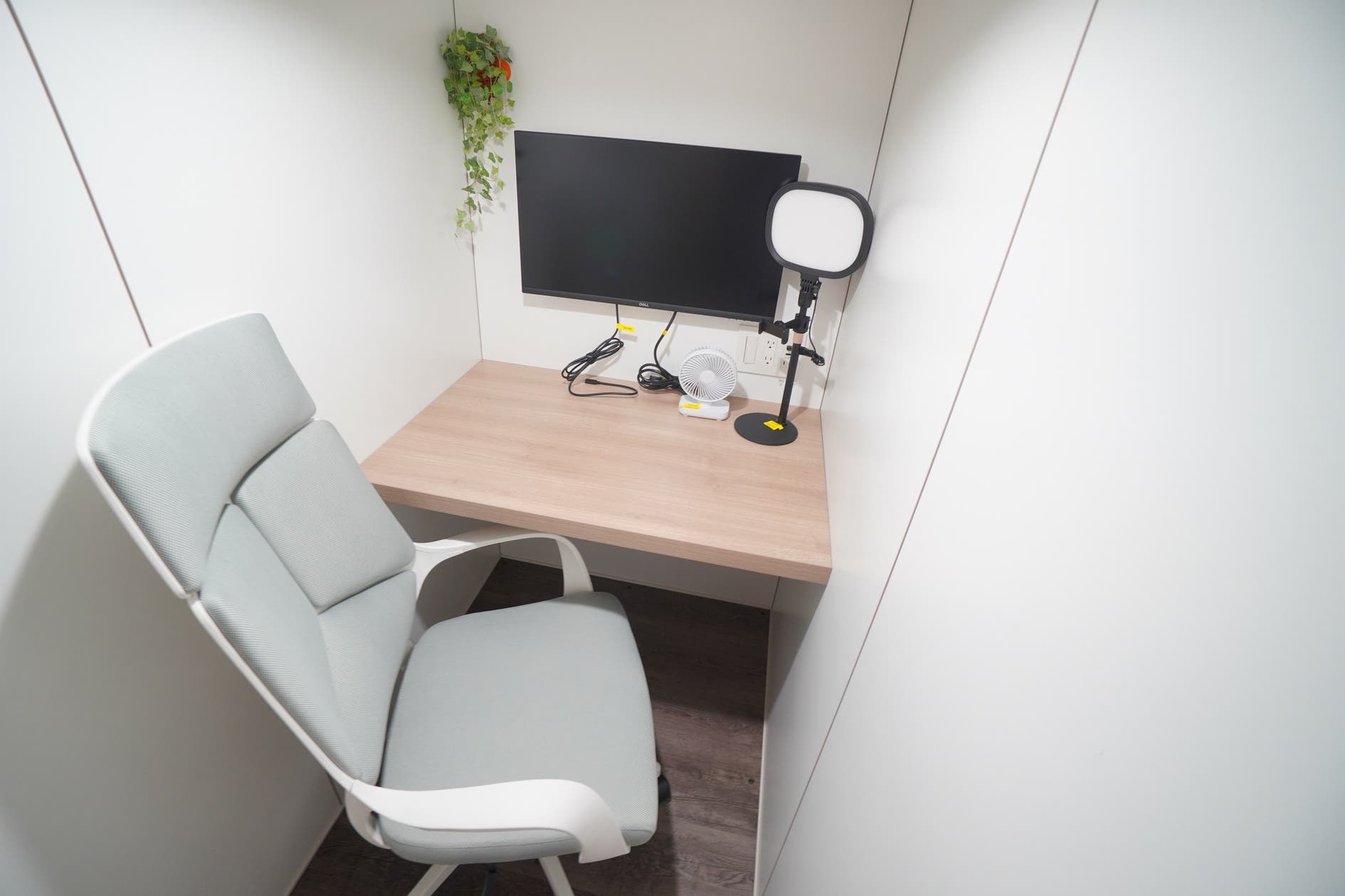 ＜ヒトリボックス 新横浜駅前No.3＞横アリ近く✨光Wi-Fi📶ナノイー発生機✨モニター🖥テレワーク/ZOOM/着替え/メイクの写真6