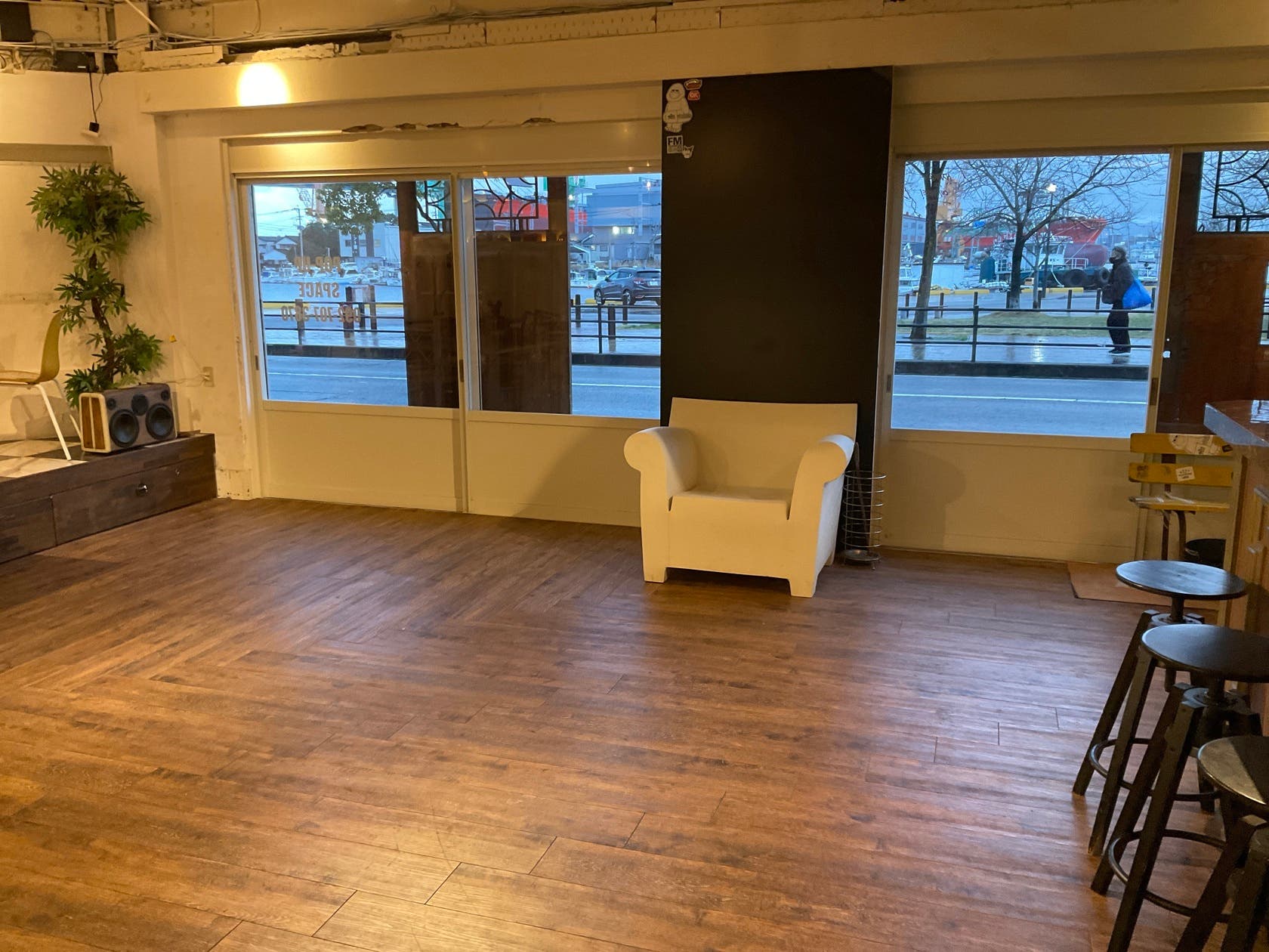 BARカウンターとフリースペースまるまる貸切プラン⚓️福岡市中央区港の写真6