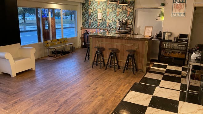 BARカウンターとフリースペースまるまる貸切プラン⚓️福岡市中央区港の写真1