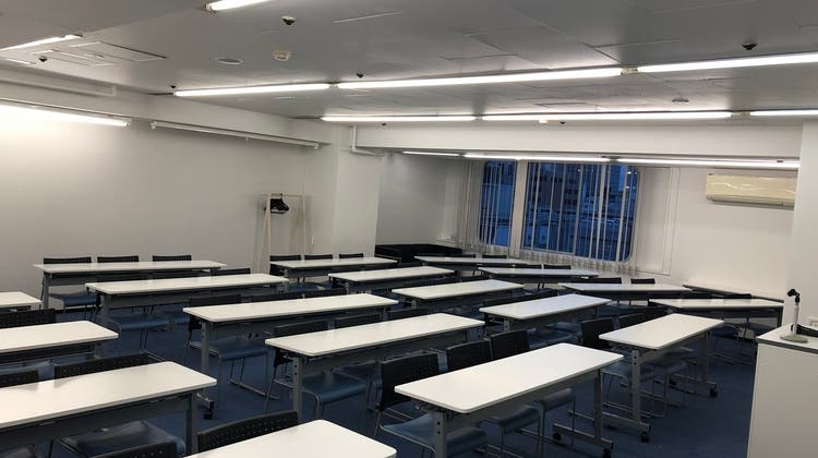 【関内】シンプルで使いやすい個室会議室/901号室の写真1