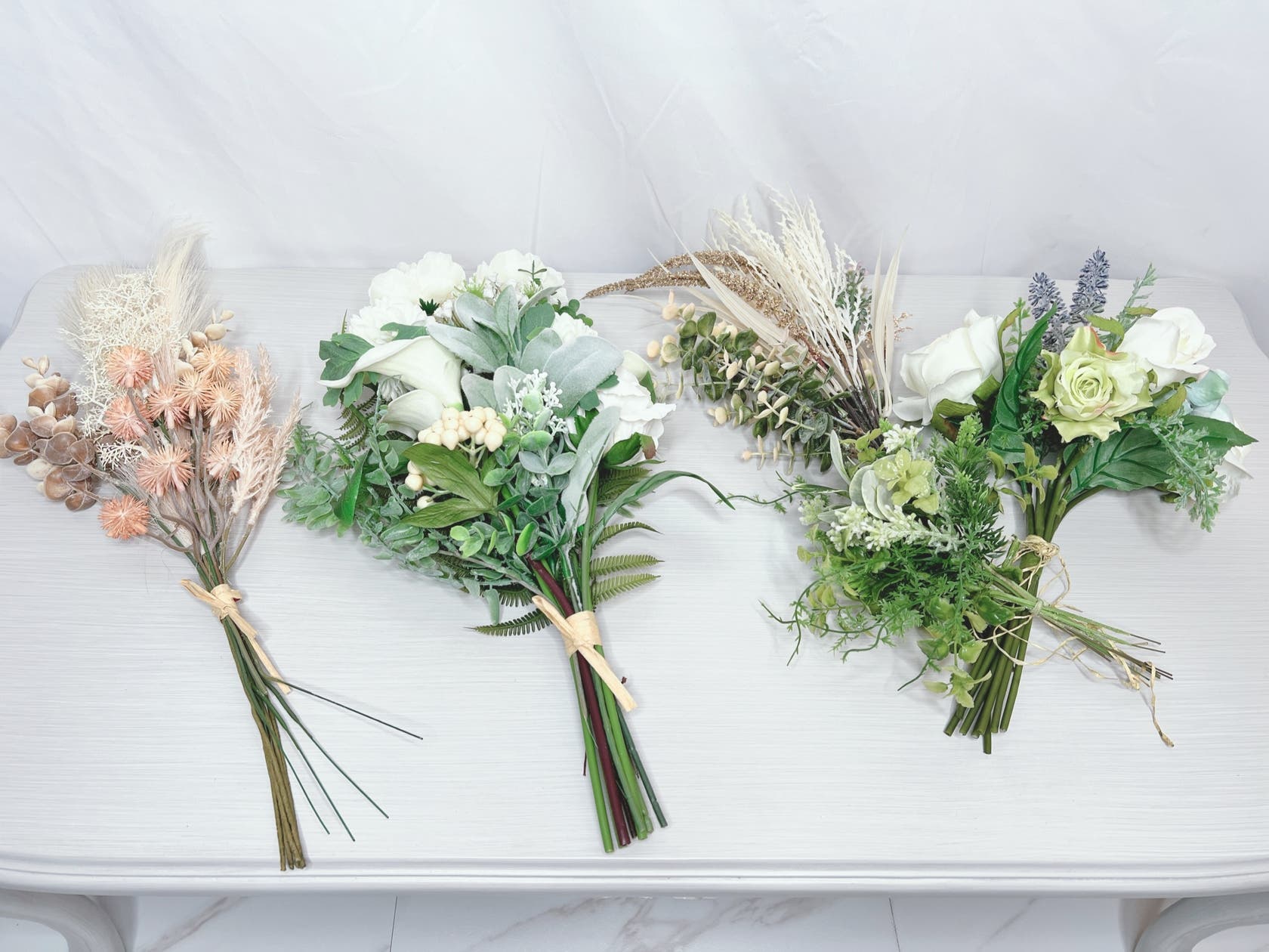 伏見駅3分💞白壁・白家具｜花壁｜シャンデリア｜３面背景｜撮影機材無料｜大人可愛い｜コスプレの写真16