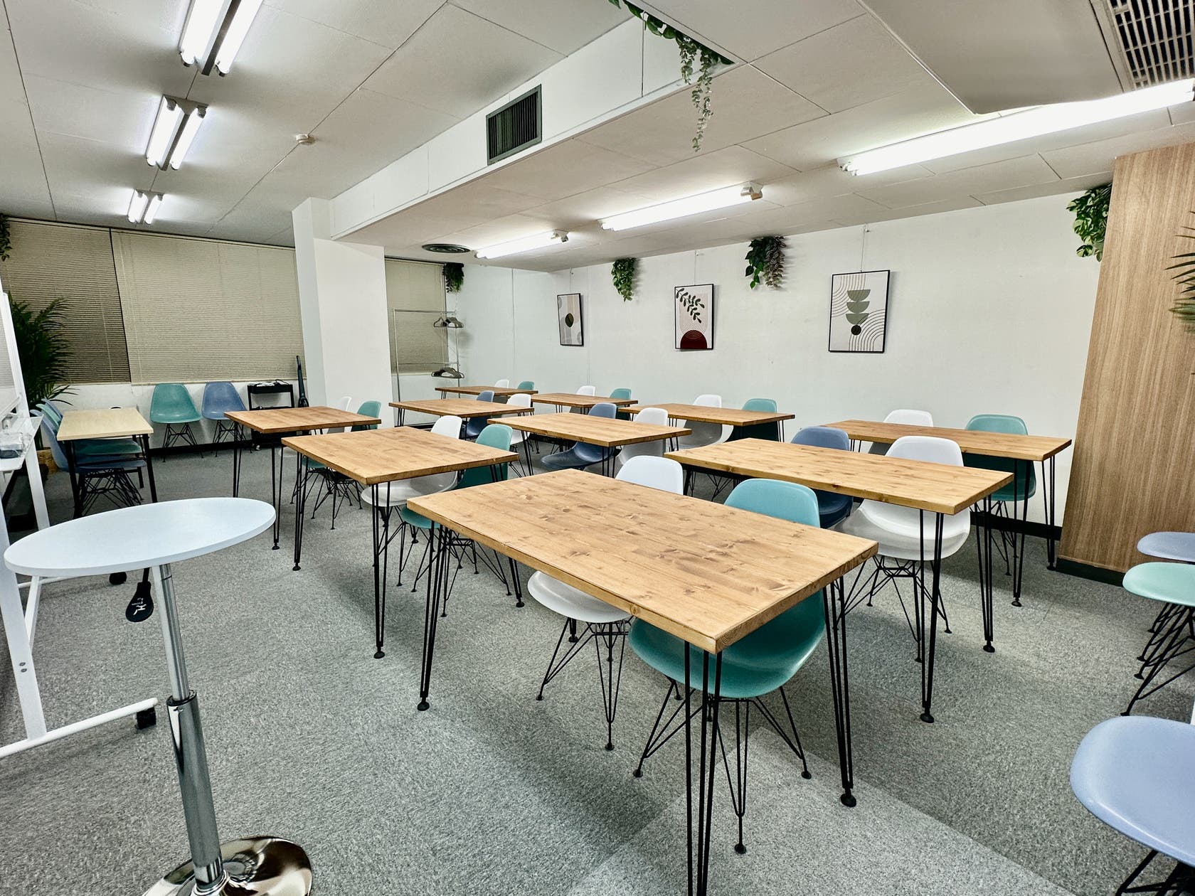 ＜紙屋町ミーティングポイント＞🌟期間限定SALE🌟紙屋町西電停徒歩1分🚃Wi-Fi📶プロジェクター🎥会議/セミナー/研修/ボドゲの写真6