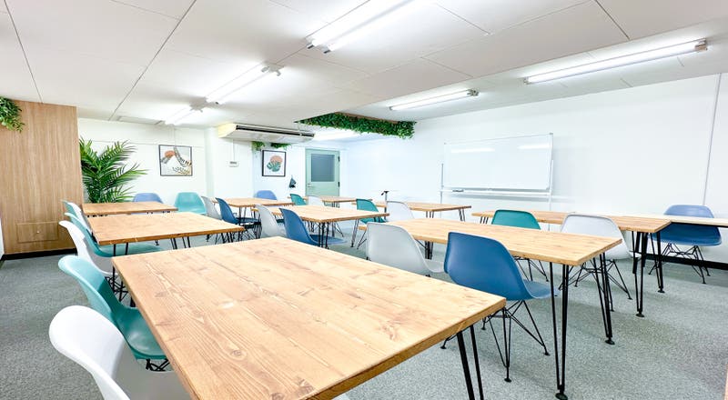 ＜紙屋町ミーティングポイント＞🌟期間限定SALE🌟紙屋町西電停徒歩1分🚃Wi-Fi📶プロジェクター🎥会議/セミナー/研修/ボドゲ