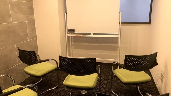 RAKUNA 上野MR2【上野駅徒歩1分】最適6名☆シンプルで高級感のあるゆったりとした広さ、会議や打合せの利用に最適!の写真5