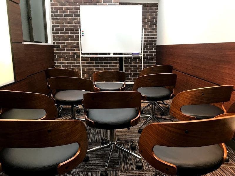 RAKUNA 上野MR１【上野駅徒歩1分】最適8名☆ゆったりとした広さのスペース、会議や打合せの利用に最適！の写真7