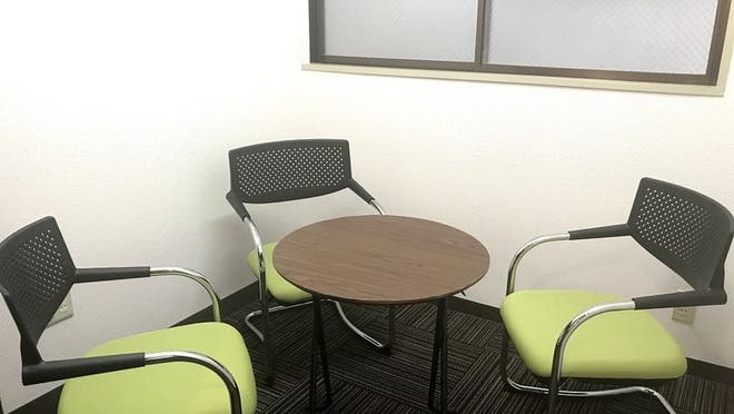 RAKUNA上野MR3 上野駅徒歩1分!少人数での打ち合わせ・レッスンに最適なレンタルスペースです♪の写真3