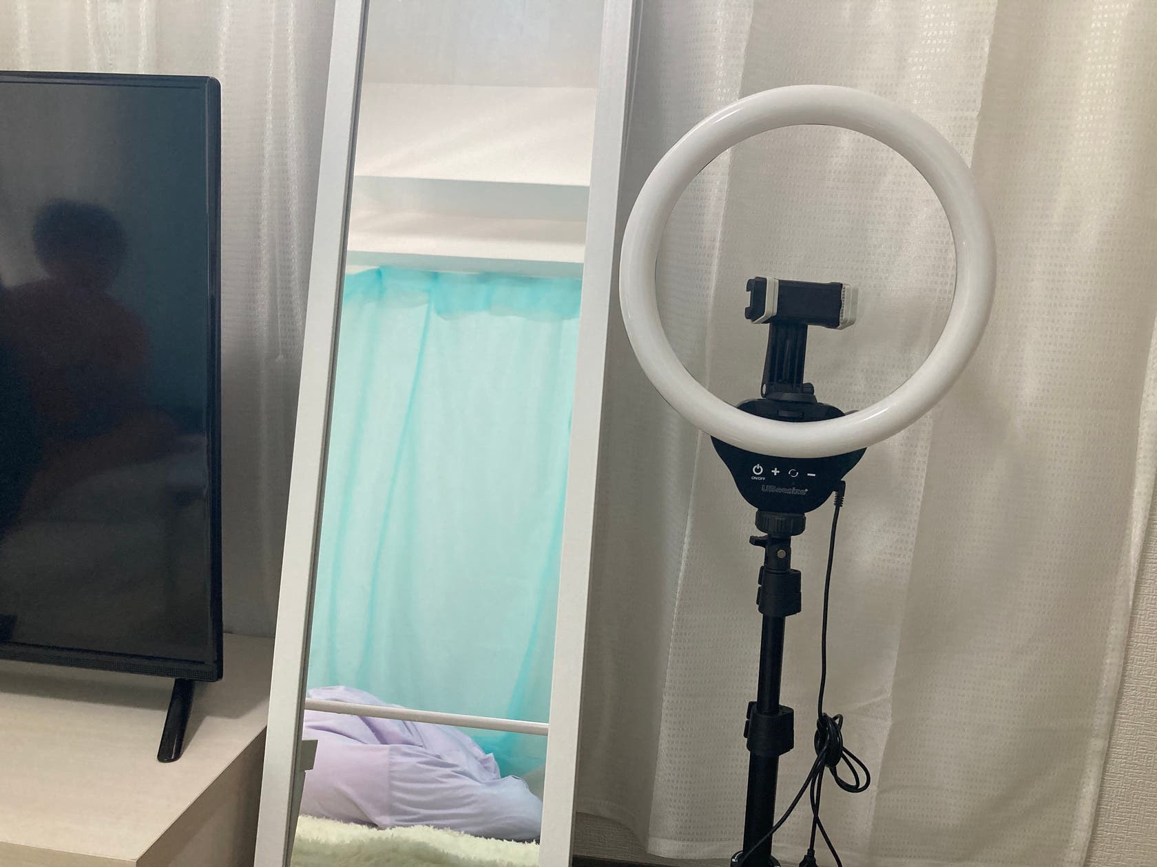 大阪梅田🎈防犯カメラ無し💛デートに人気🎈ゴロゴロくつろげる角部屋💛動画・映画鑑賞・ボドゲ・ごみ捨て〈ラグーン梅田〉の写真9