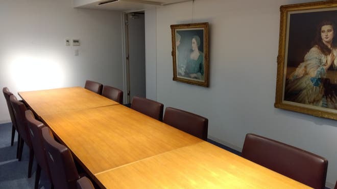 一日最大6,950円で利用可能。|AI議事録無料体験付きのハイテク会議室【roomD】の写真6