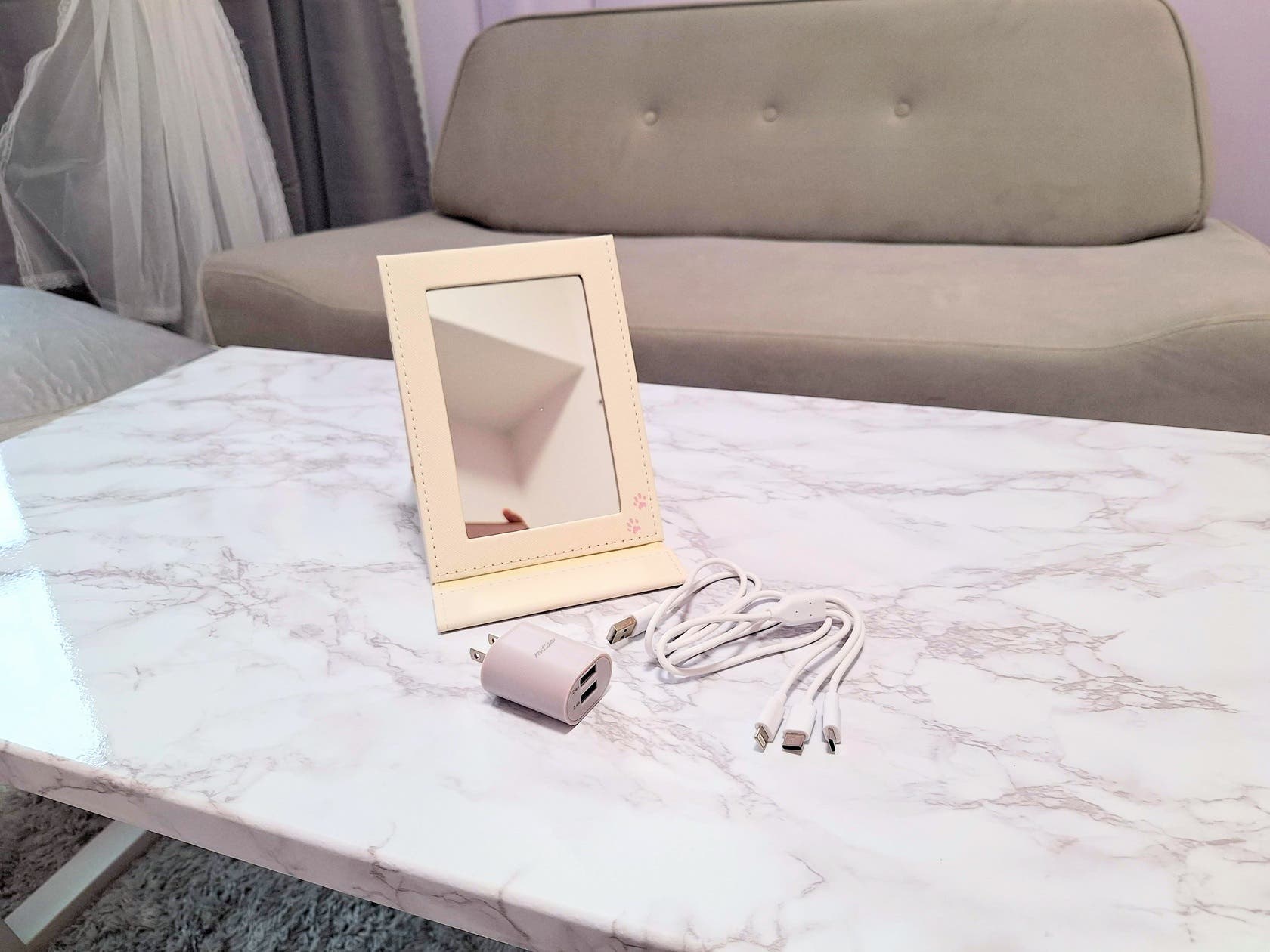 SNS映え部屋in梅田🍒防犯カメラ無し🍒デートに人気🍒ゴロゴロくつろげる🍒動画・映画鑑賞・ゲーム〈シリウス梅田〉の写真10