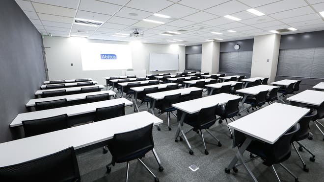 新宿駅近くの会議室 セミナールーム1の写真2