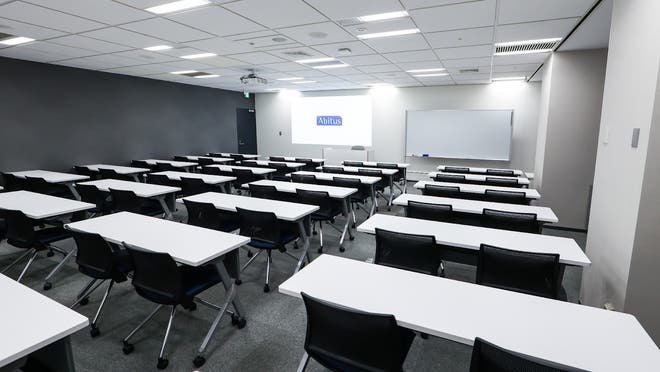 新宿駅近くの会議室 セミナールーム1の写真3