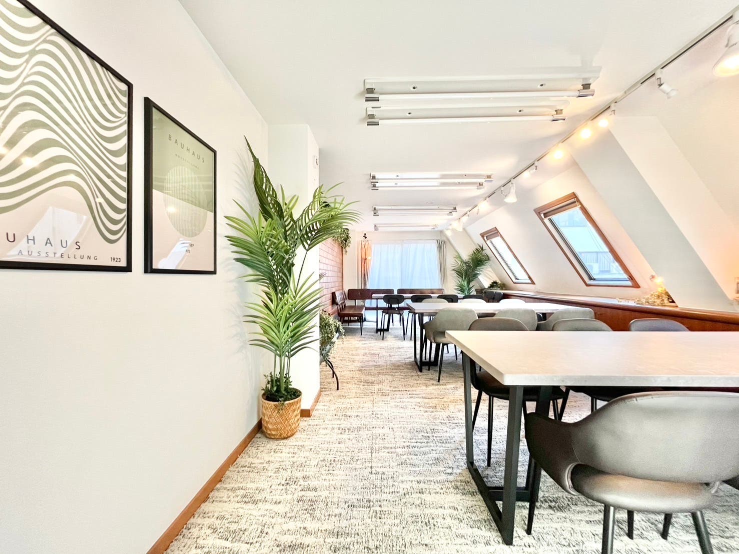 NEW!【JR神田駅3分】最大30名/光無料Wifi/会議・撮影・懇親会・推し会・女子会・ボドゲ等！飲食🍷可！の写真7