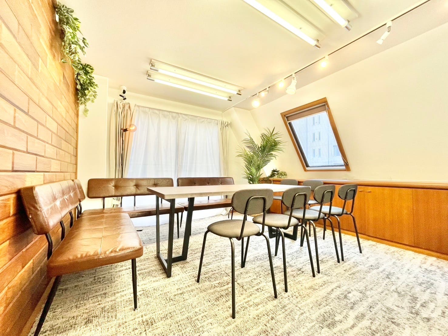 NEW!【JR神田駅3分】最大30名/光無料Wifi/会議・撮影・懇親会・推し会・女子会・ボドゲ等！飲食🍷可！の写真4