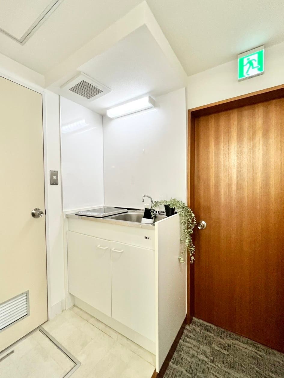 NEW!【JR神田駅3分】最大30名/光無料Wifi/会議・撮影・懇親会・推し会・女子会・ボドゲ等！飲食🍷可！の写真12