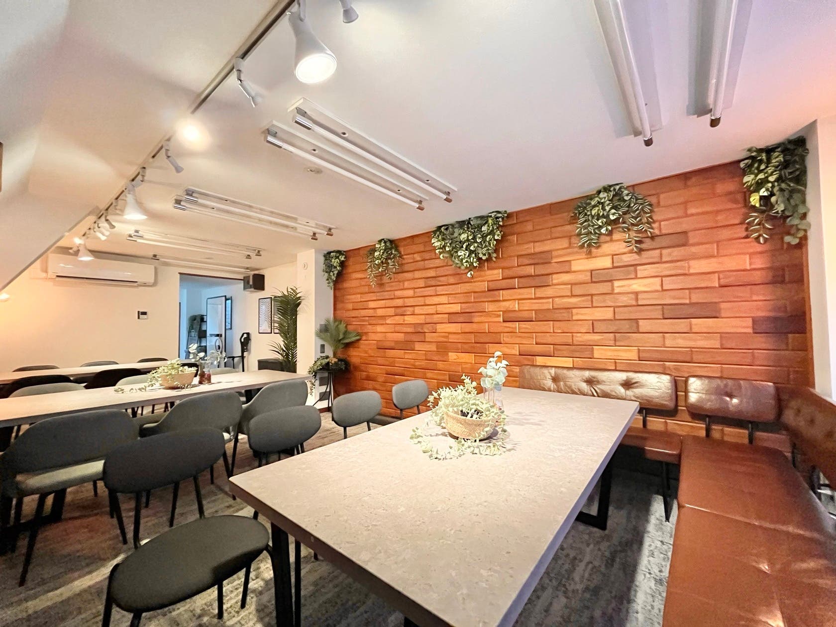 NEW!【JR神田駅3分】最大30名/光無料Wifi/会議・撮影・懇親会・推し会・女子会・ボドゲ等！飲食🍷可！の写真8