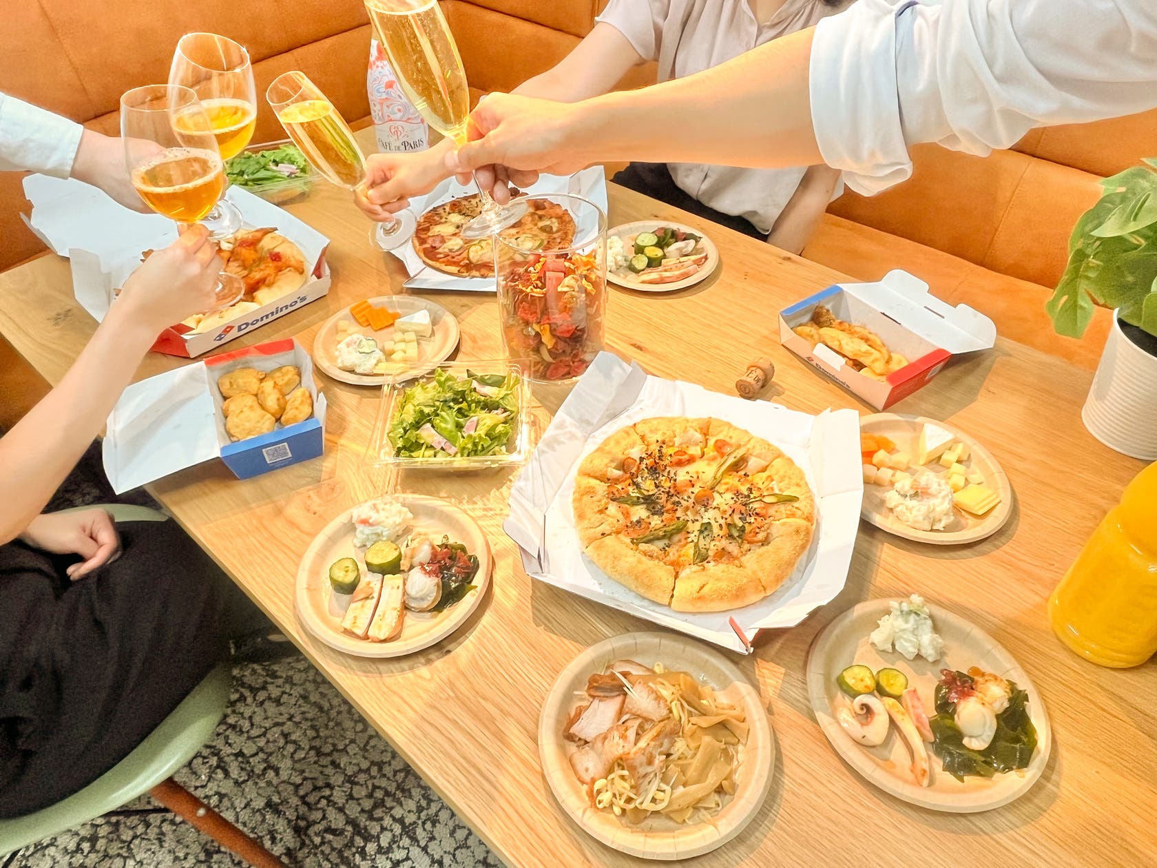 NEW!【JR神田駅3分】最大30名/光無料Wifi/会議・撮影・懇親会・推し会・女子会・ボドゲ等！飲食🍷可！の写真3