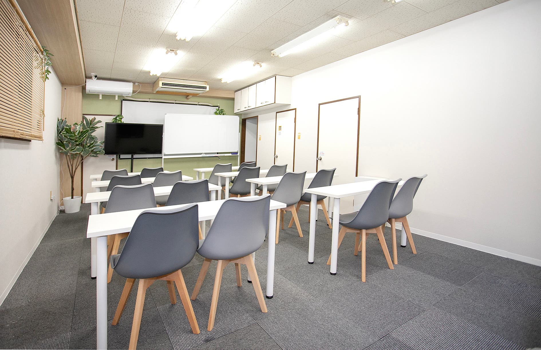 仲御徒町駅2分✨上野駅３出口3分✨御徒町駅北口３分✨１フロアー１ルーム１階🍀20名🍀会議・ボドゲ・施術ベッド２🍀1日プラン有✨の写真21