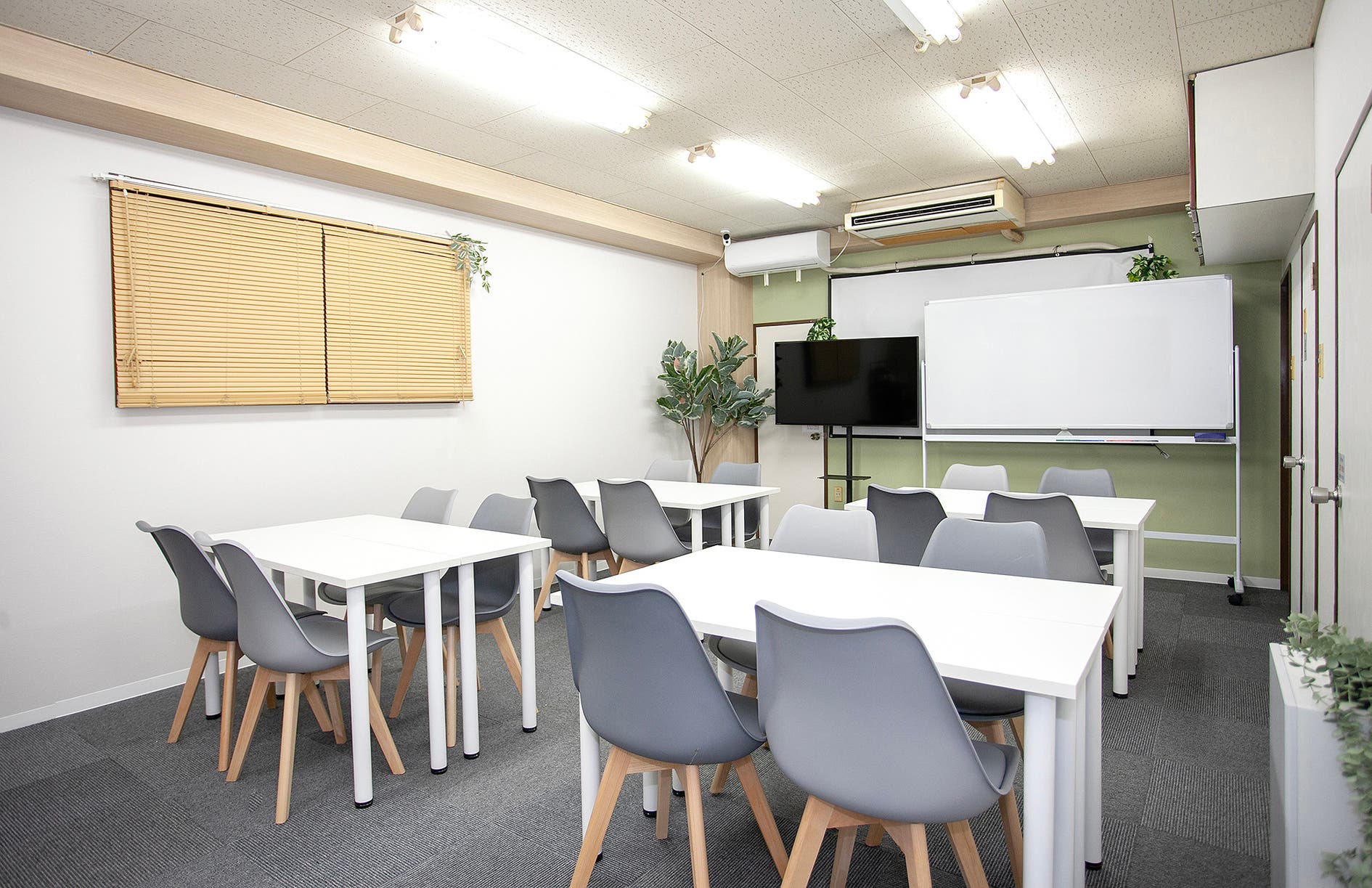 仲御徒町駅2分✨上野駅３出口3分✨御徒町駅北口３分✨１フロアー１ルーム１階🍀20名🍀会議・ボドゲ・施術ベッド２🍀1日プラン有✨の写真22