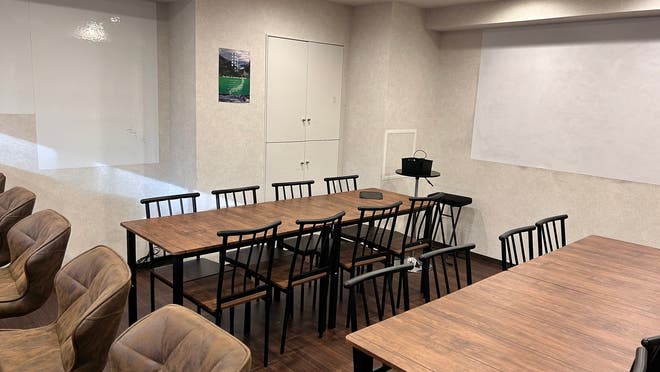 御徒町駅至近! プロジェクター、大きめホワイトボードシート完備! 会議・勉強会・上映会向きスペースの写真3