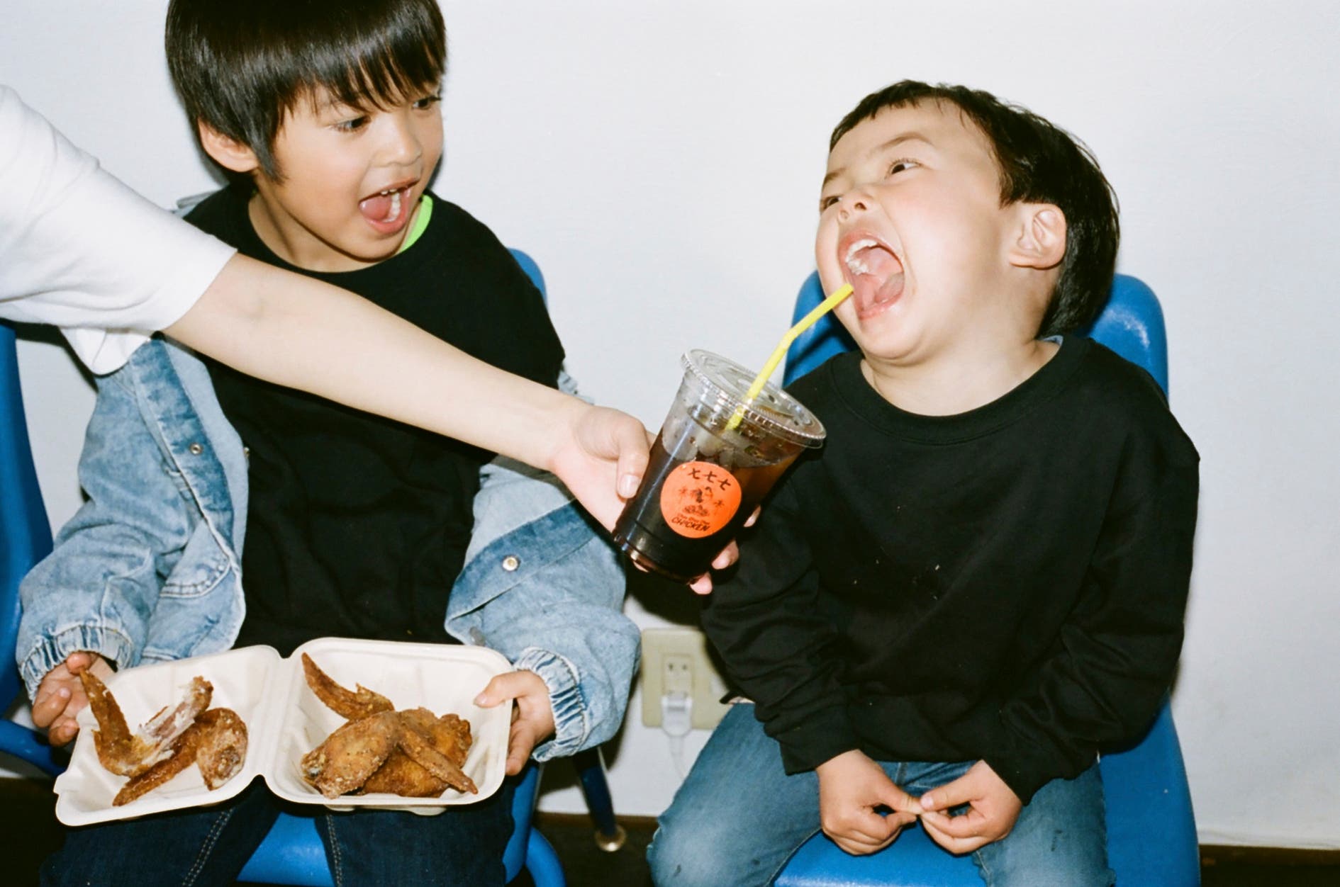 撮影利用におすすめ！！多国籍料理店。最大15人利用可能　駐車場２台付（軽１台・ハイエース１台可能）の写真6