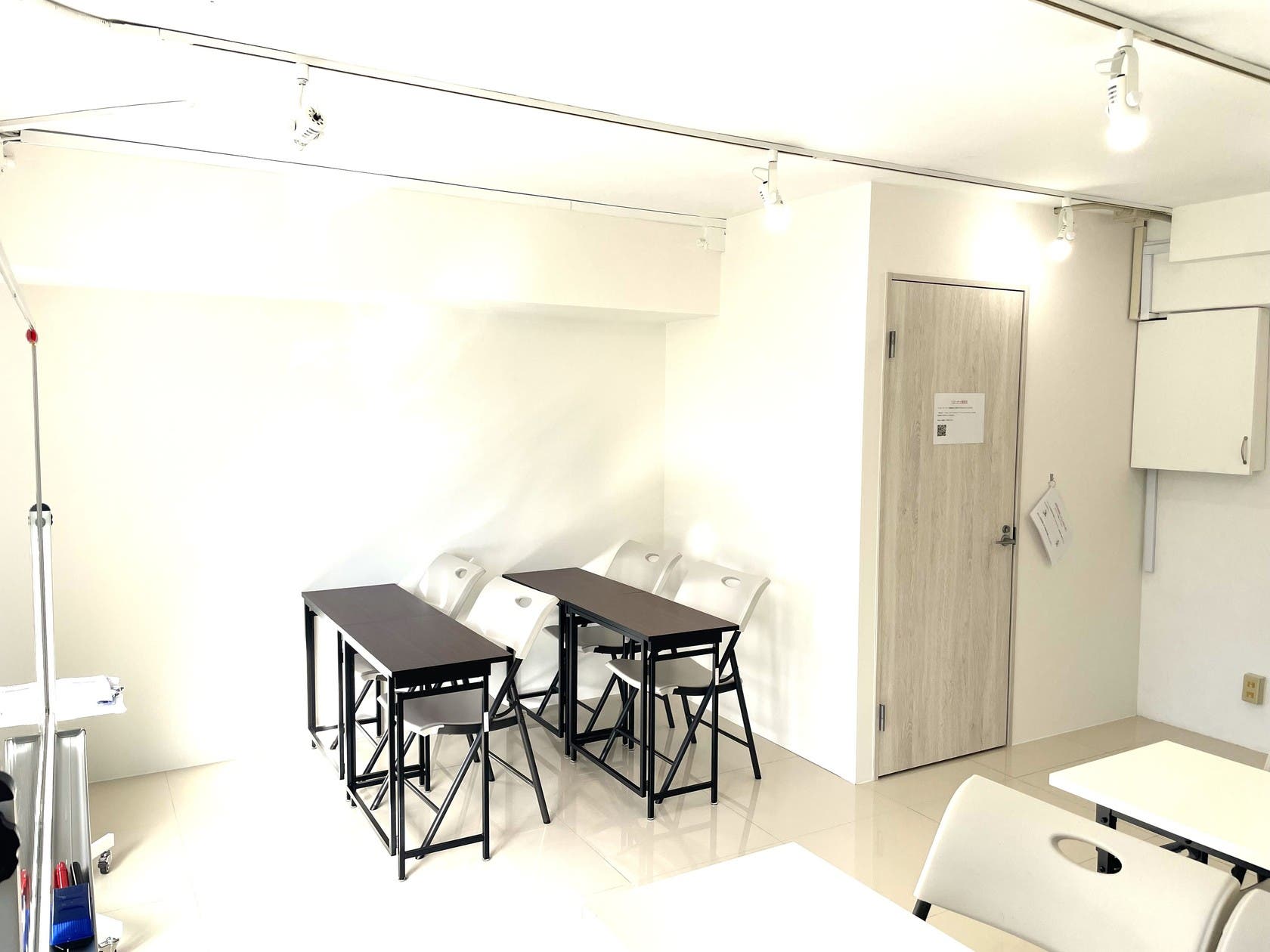 【C号室】＜激安！＞【新宿駅6番出口徒歩1分】駅近の貸会議室・セミナールームです！！の写真5