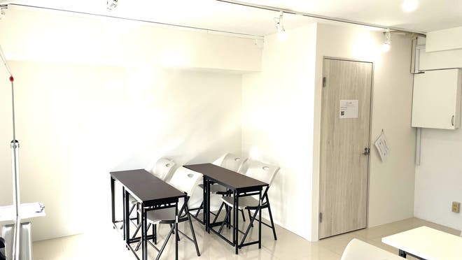 【C号室】<激安!>【新宿駅6番出口徒歩1分】駅近の貸会議室・セミナールームです!!の写真5