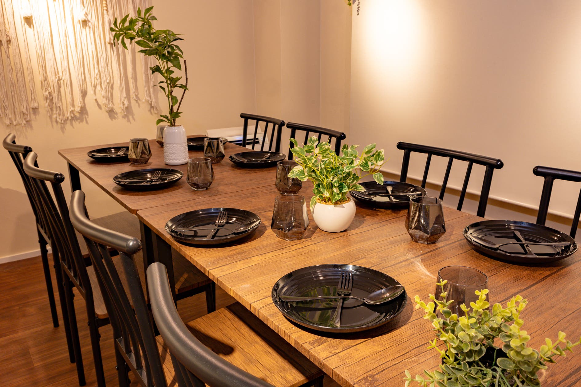 【🎄クリスマス＆忘年会🎅】谷町九丁目駅すぐ/最大２２名⭐️広々したお部屋に最高級ソファを使用⭐️の写真8