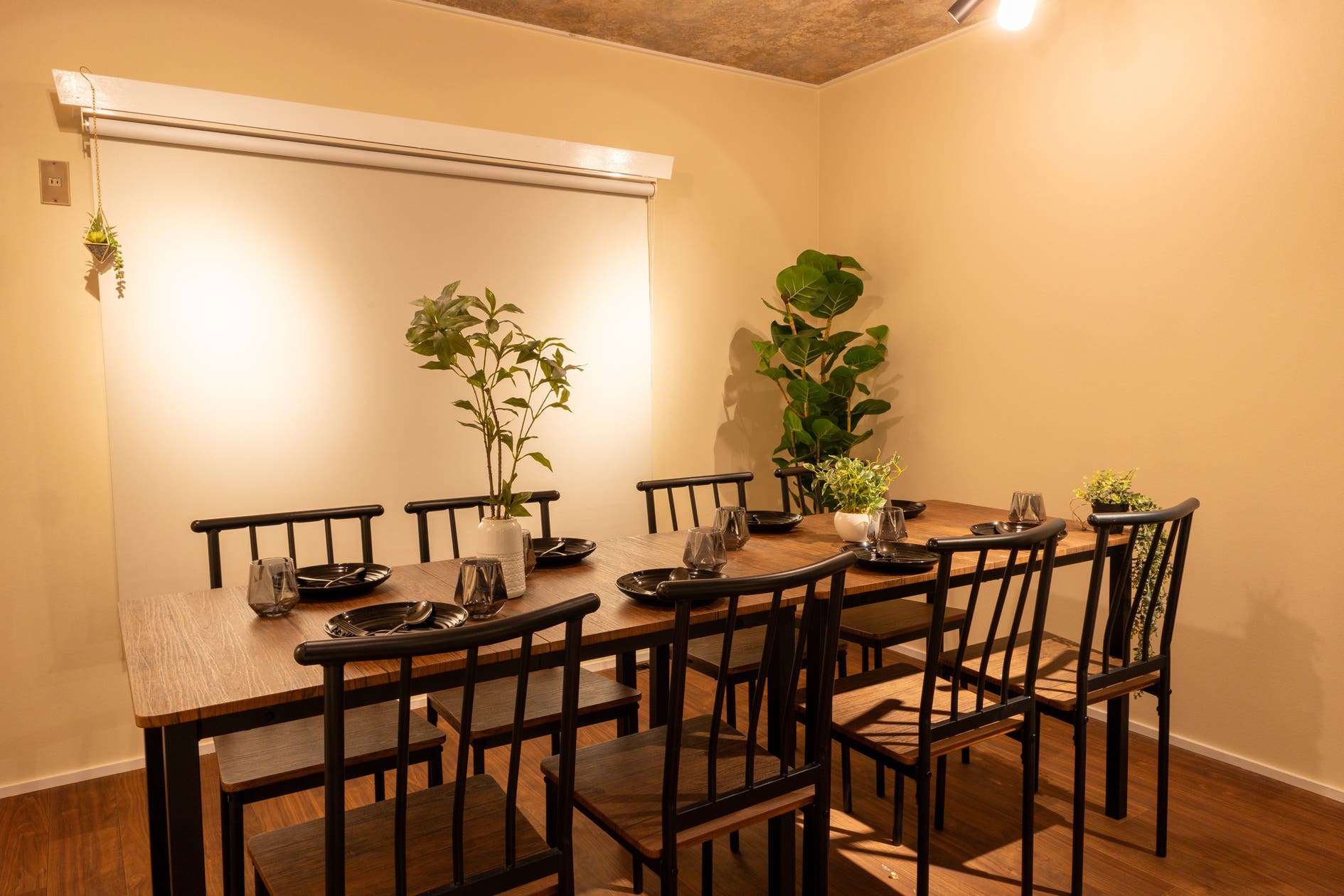 【🎄クリスマス＆忘年会🎅】谷町九丁目駅すぐ/最大２２名⭐️広々したお部屋に最高級ソファを使用⭐️の写真9