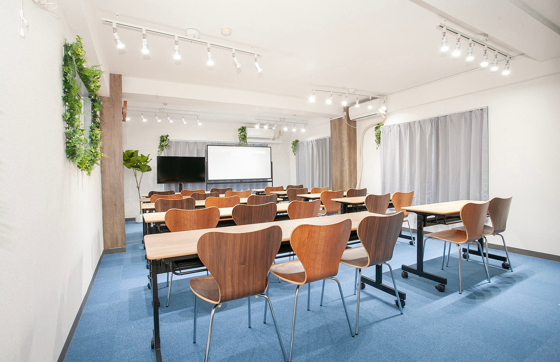 新宿三丁目駅徒歩3分!/最大28名/土足利用可！会議/セミナー/面接/懇親会/ボドゲ/女子会等/飲食お酒可/貸会議室KS9新宿の写真7