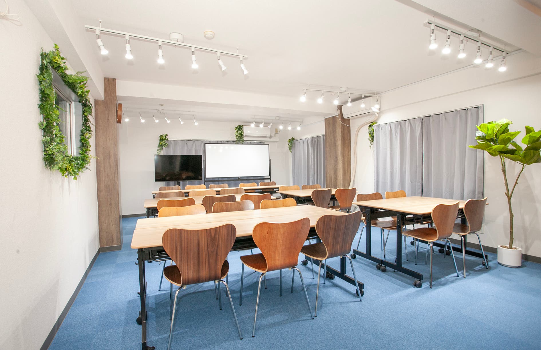 新宿三丁目駅徒歩3分!/最大28名/土足利用可！会議/セミナー/面接/懇親会/ボドゲ/女子会等/飲食お酒可/貸会議室KS9新宿の写真8