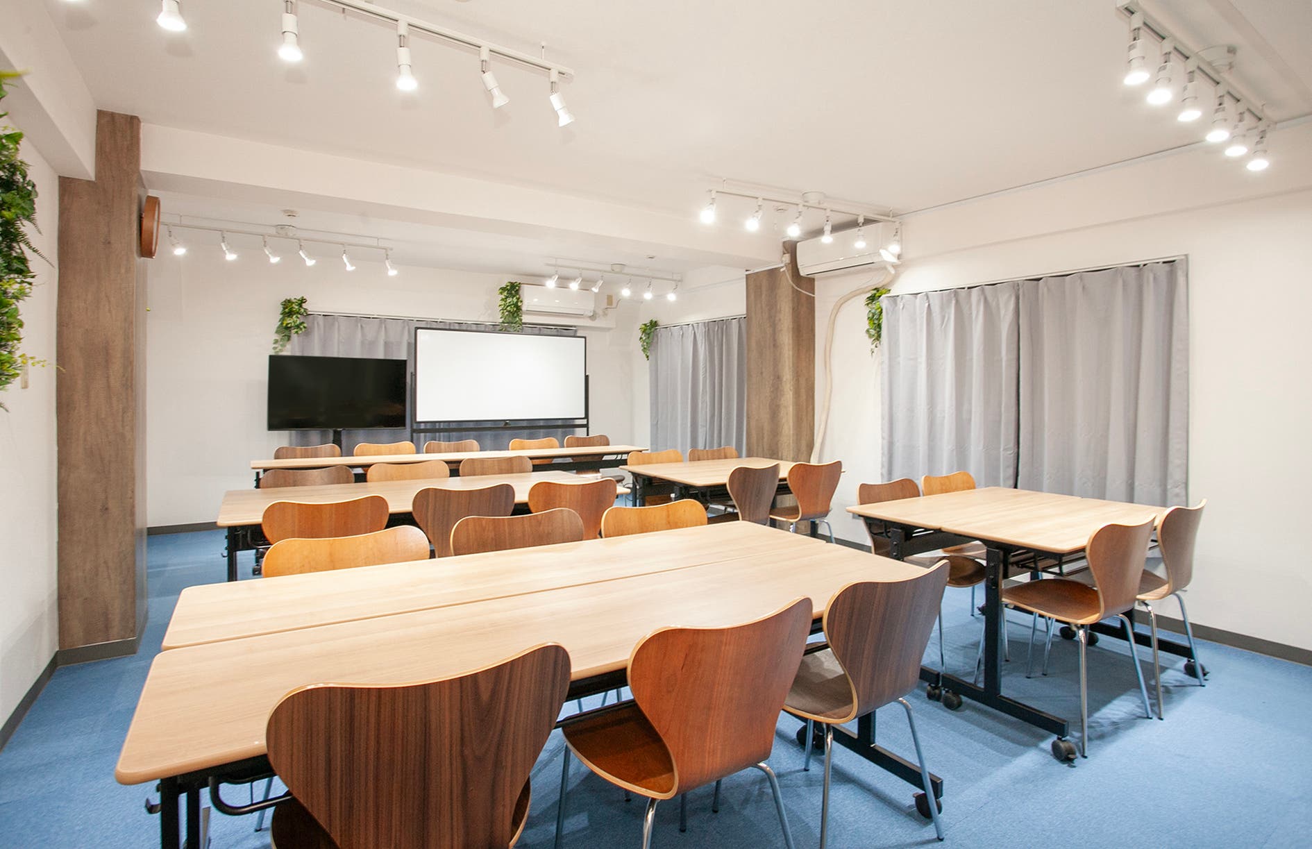 新宿三丁目駅徒歩3分!/最大28名/土足利用可！会議/セミナー/面接/懇親会/ボドゲ/女子会等/飲食お酒可/貸会議室KS9新宿の写真9