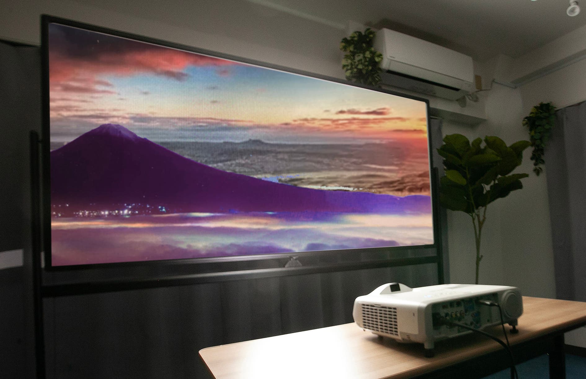 新宿三丁目駅徒歩3分!/最大28名/土足利用可！会議/セミナー/面接/懇親会/ボドゲ/女子会等/飲食お酒可/貸会議室KS9新宿の写真18