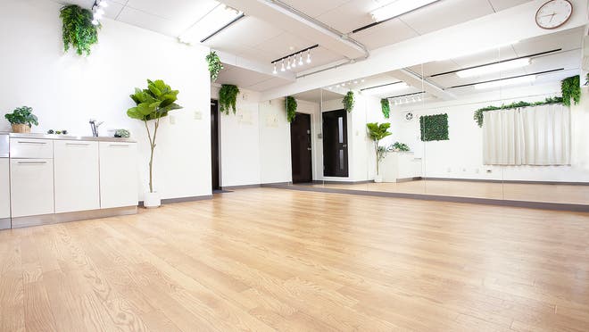 【新宿三丁目駅2分、新宿付近】(B)大型鏡計5.7m/広々30㎡スタジオでダンス・ヨガ・コスプレ・撮影・演劇におすすめ☆の写真2