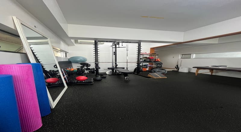  那覇市銘苅｜安く静かな個室レンタルジム｜自主トレ・パーソナル指導に最適！（BodyMakeStudioReall)
