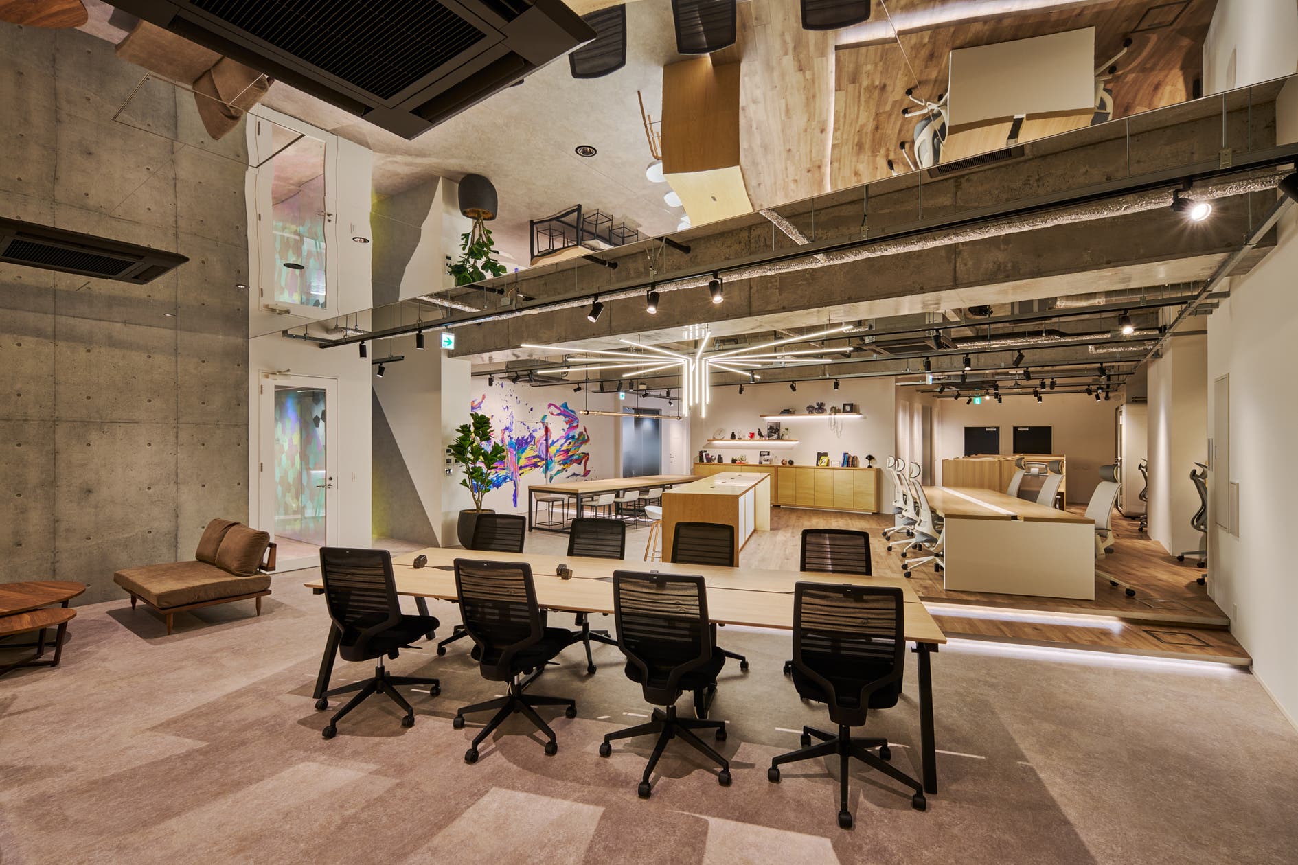 【大名天神】コワーキングスペースのフリーアドレスエリアの写真5