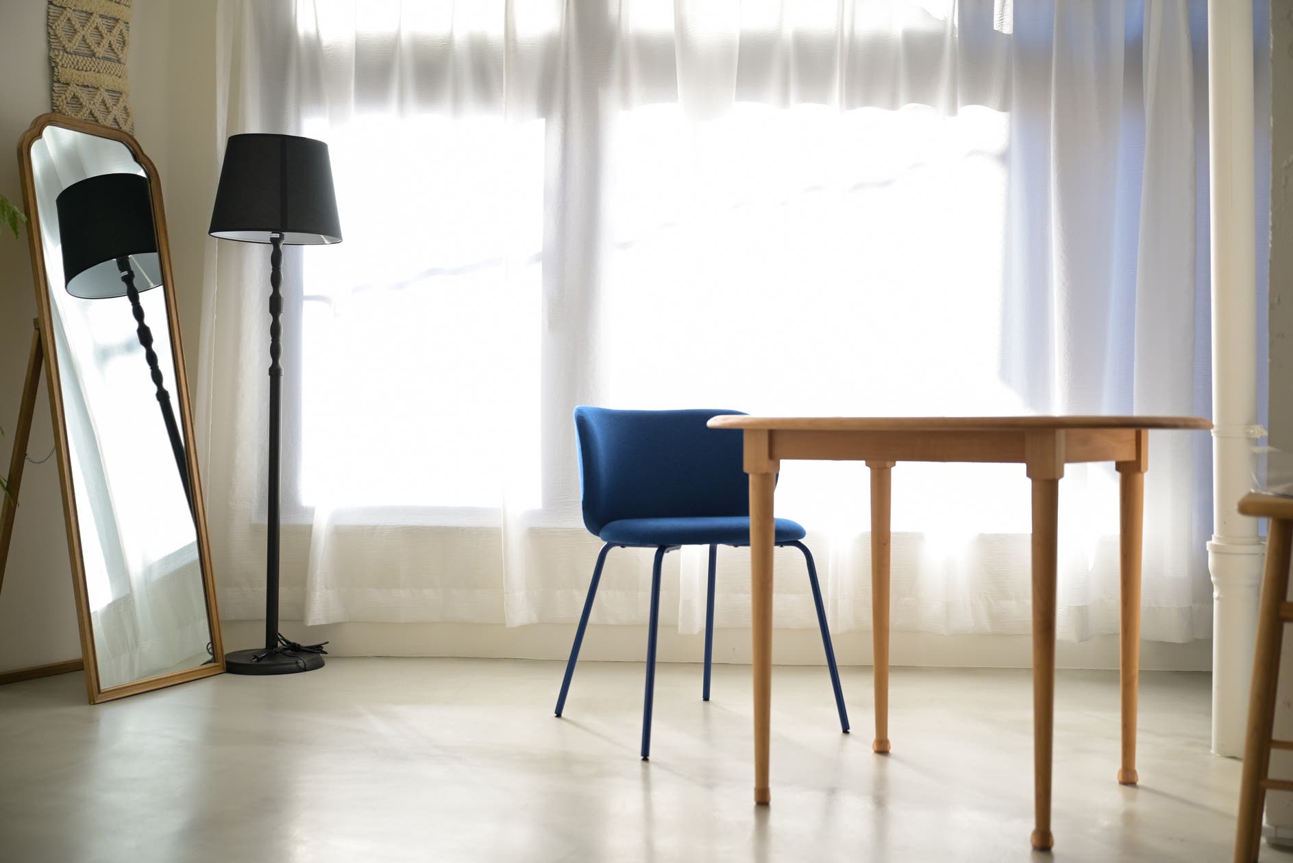 【ブルーサイドstudio】自然光×白壁×モルタル床 | ファッション・モノ系に最適 | 品川エリアの写真7