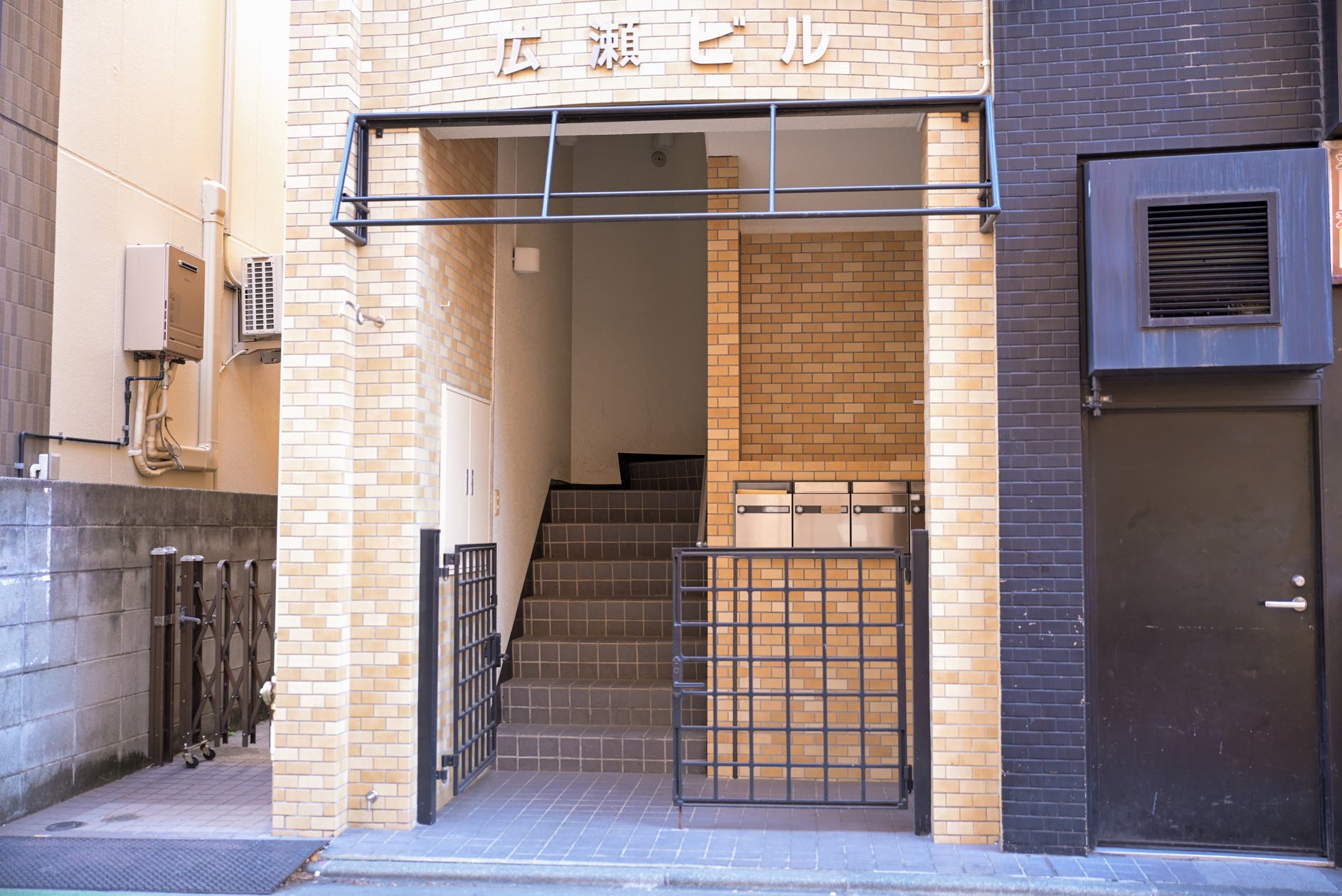 【ブルーサイドstudio】自然光×白壁×モルタル床 | ファッション・モノ系に最適 | 品川エリアの写真22