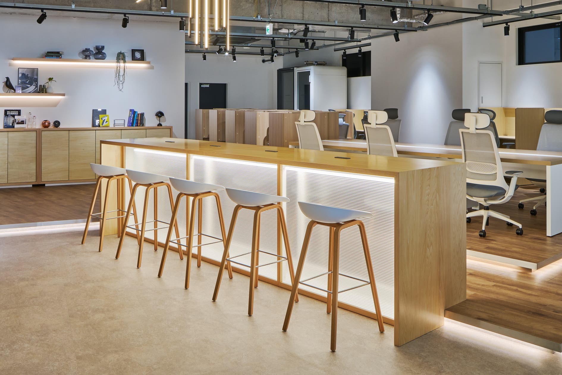 【大名天神】コワーキングスペースのフリーアドレスエリアの写真7