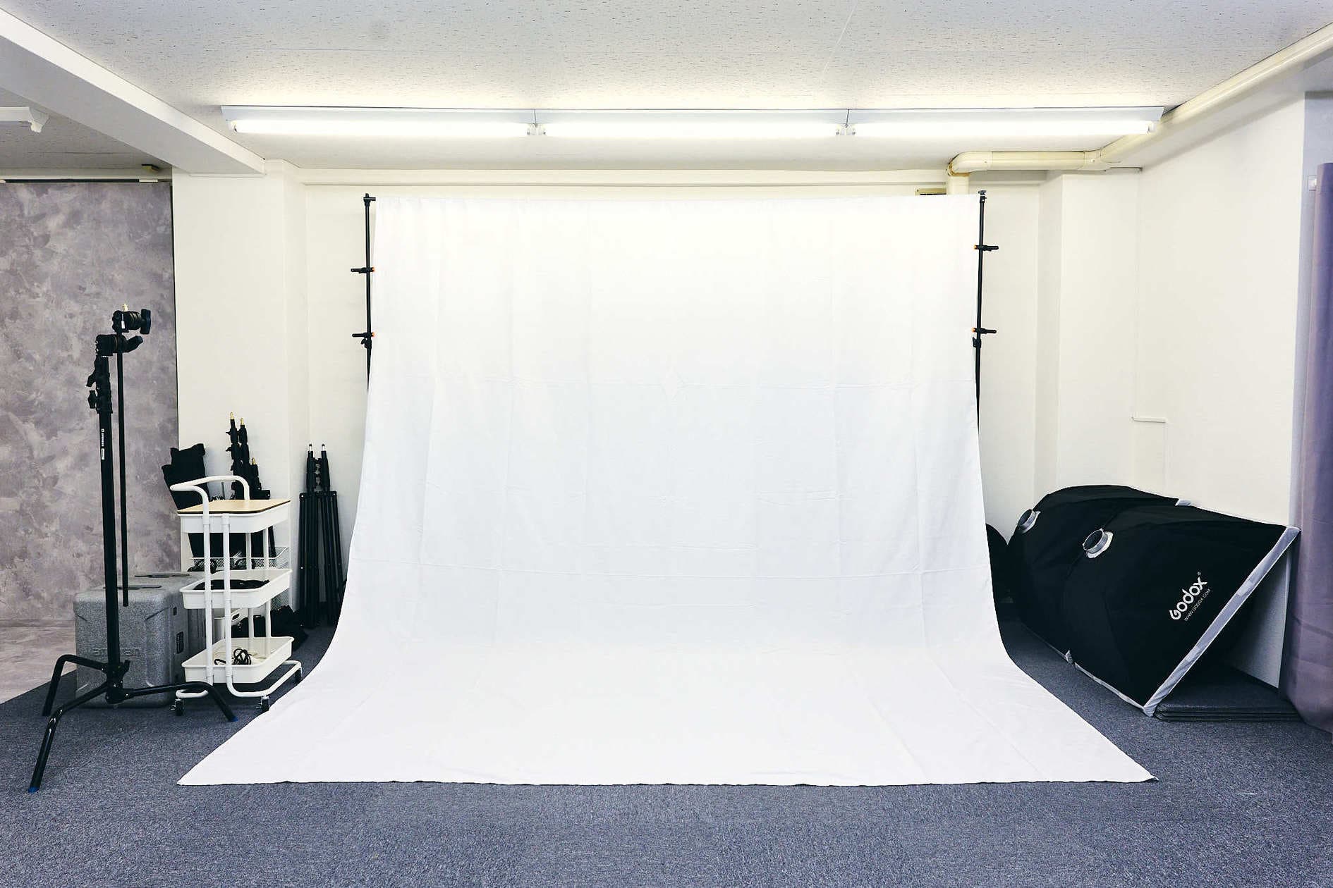 ✨特別割引✨白ホリ｜シンプル背景6種｜機材無料｜自然光｜24h｜広々90㎡｜銀座･日本橋エリア5駅徒歩圏｜業務用エアコン完備の写真12