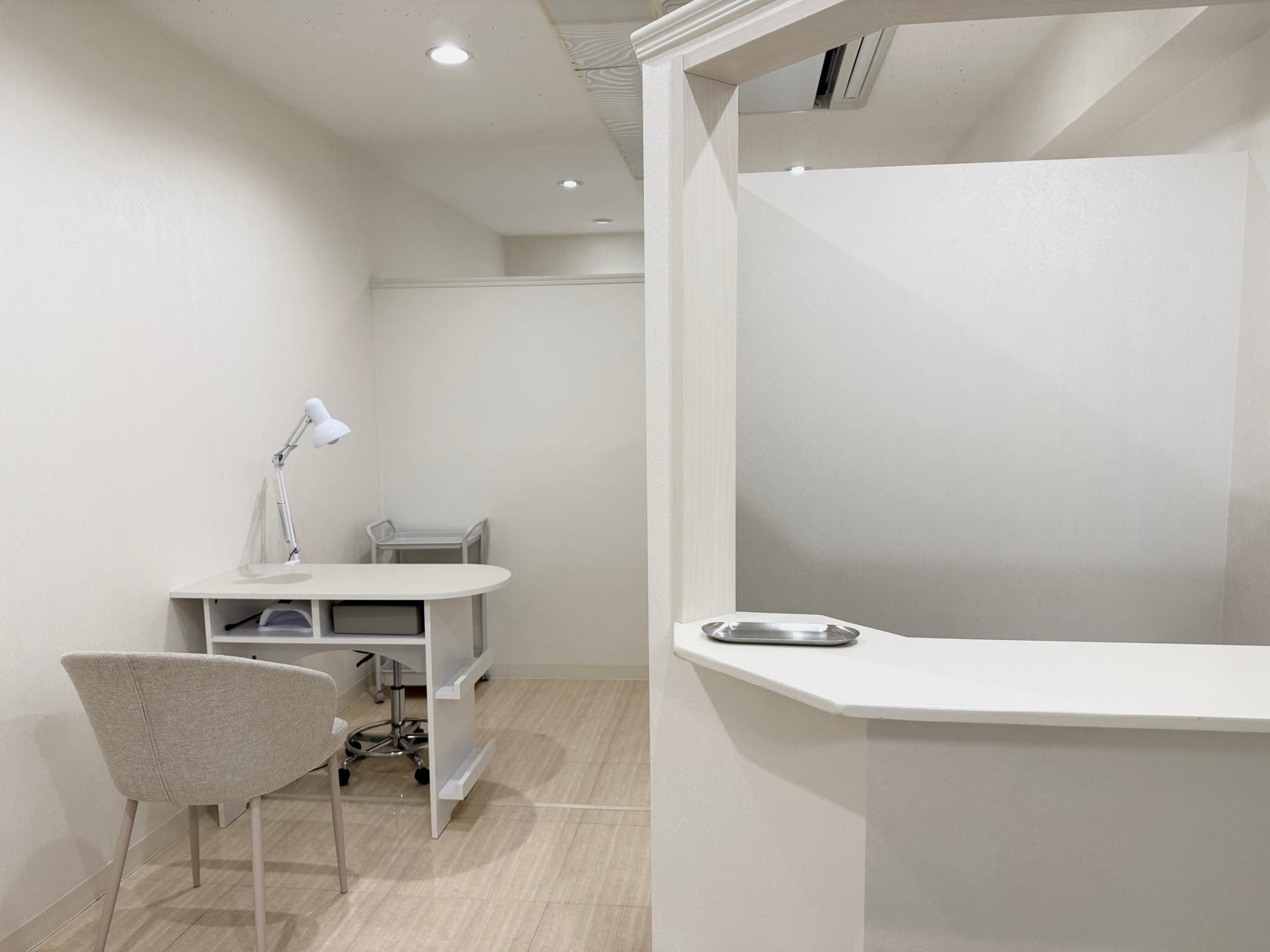 《心斎橋３分》完全個室のレンタルサロン✨ネイル・エステ・整体・アイラッシュの写真1