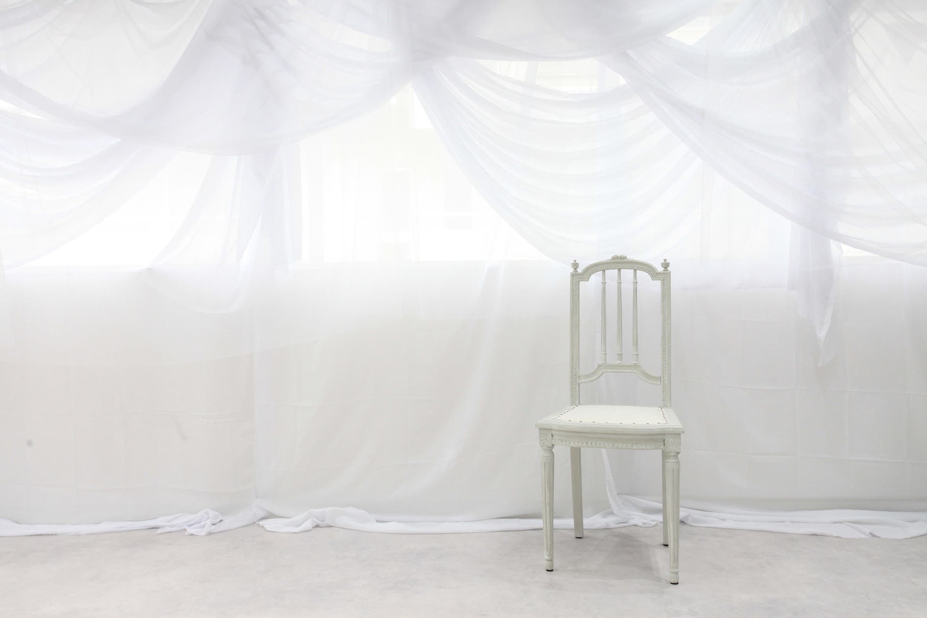 池袋東口徒歩４分/毎日清掃/自然光×白の空間/無限に広がる撮影の可能性/シンプルで洗練された非日常/背景10種類/機材すべて無料の写真13