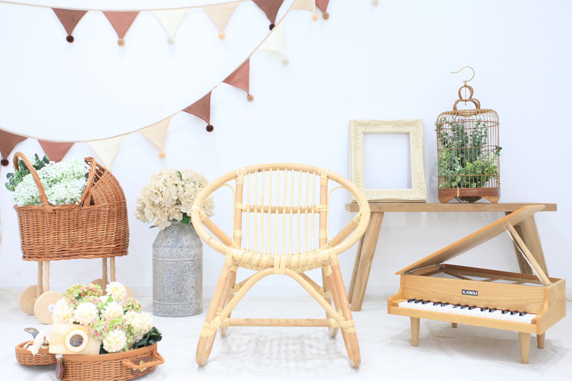 池袋東口徒歩４分/毎日清掃/自然光×白の空間/無限に広がる撮影の可能性/シンプルで洗練された非日常/背景10種類/機材すべて無料の写真21