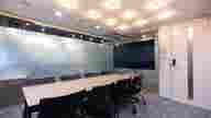 MEETING ROOM 9A【AKASAKA】💺おしゃれな会議室8名席🌟75型モニター📺WEB会議🎤Wi-Fi有🛜 の写真2