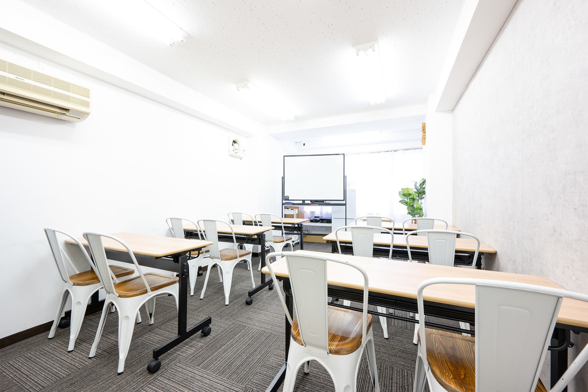 神田駅1分🚶‍♂️13名＋2名利用可🆗全設備無料｜光回線｜土足｜24時間｜ボードゲーム｜大型モニター｜ホワイトボード[38]の写真11