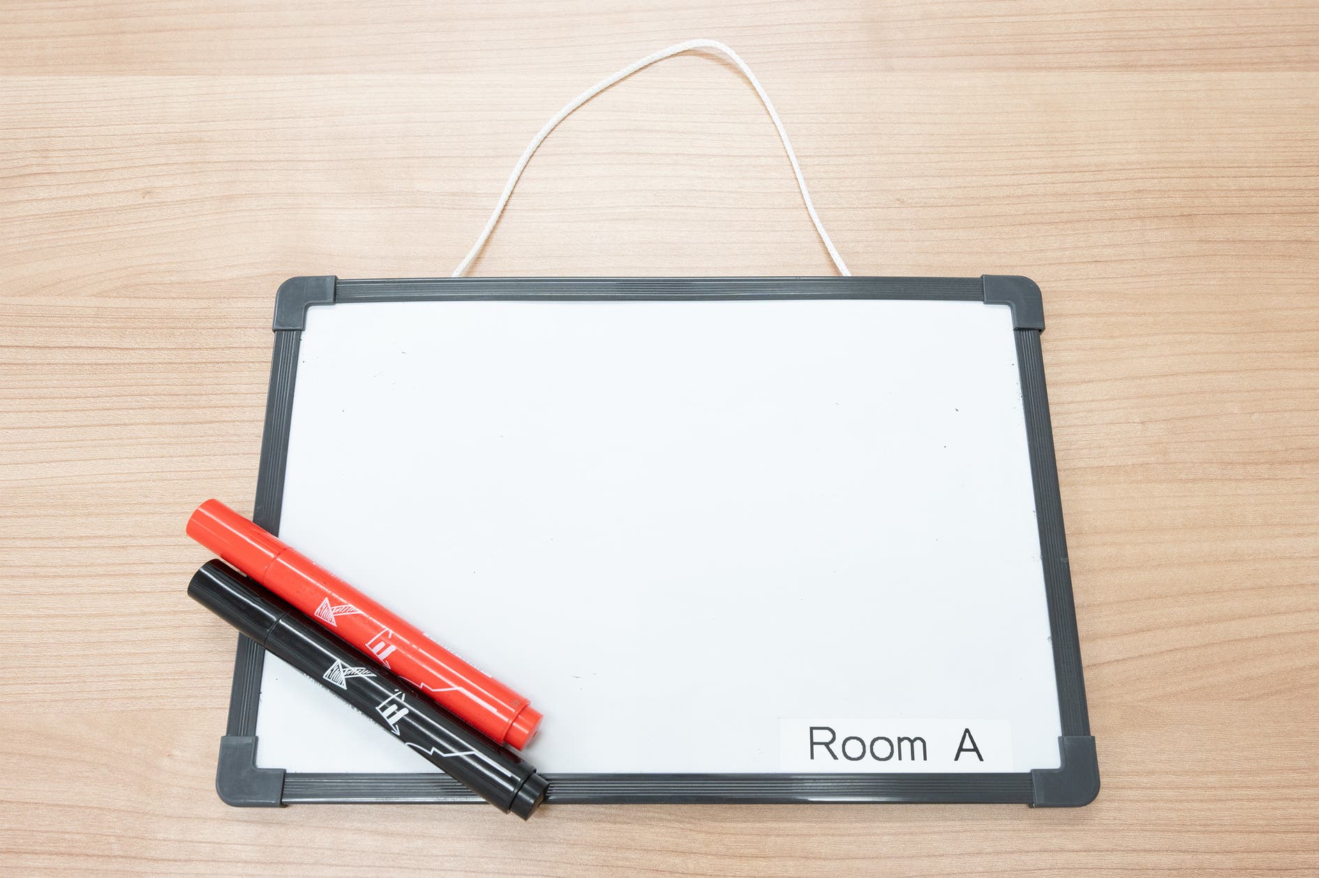 神田駅1分🚶‍♂️13名＋2名利用可🆗全設備無料｜光回線｜土足｜24時間｜ボードゲーム｜大型モニター｜ホワイトボード[38]の写真17