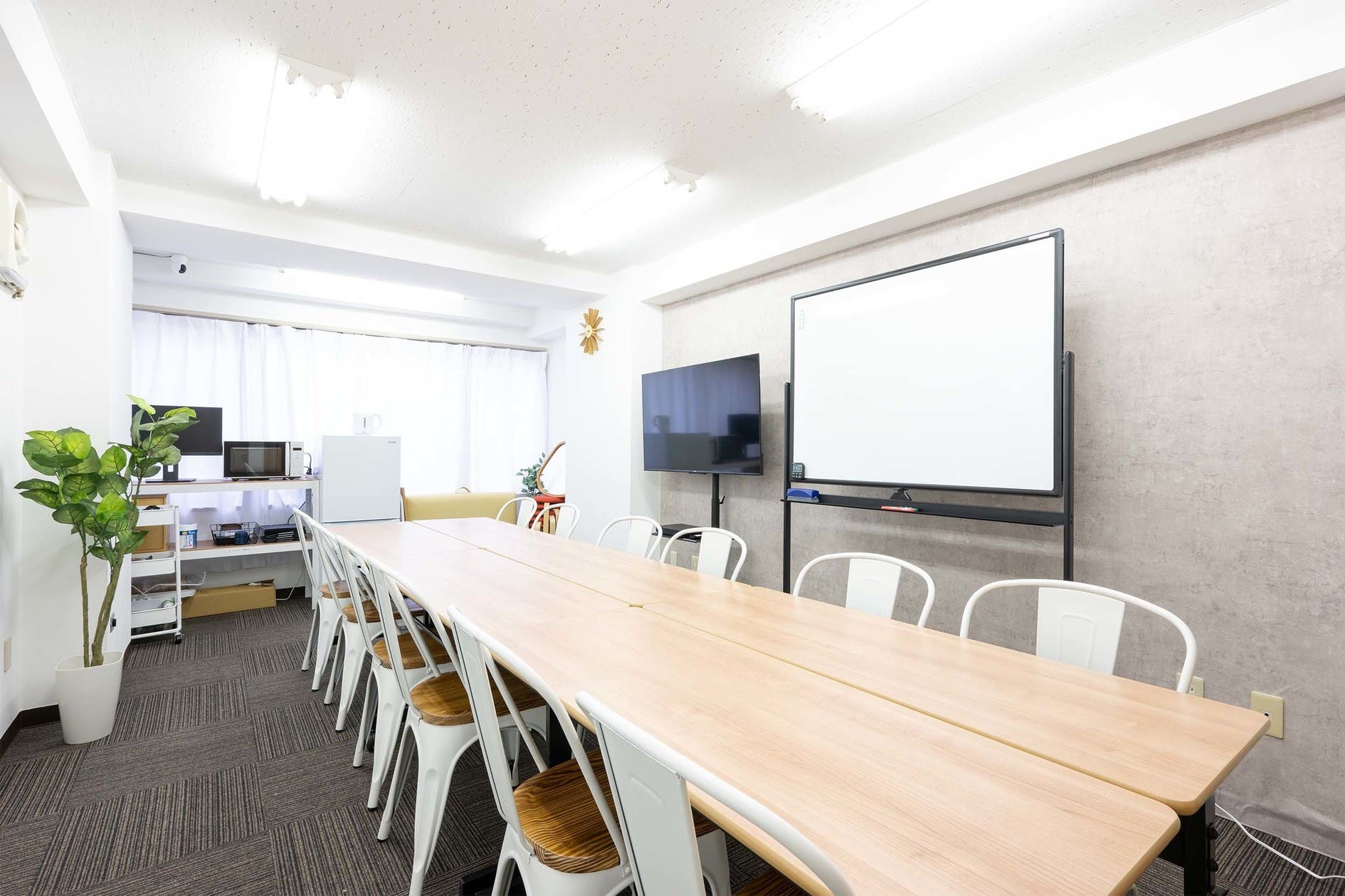 神田駅1分🚶‍♂️13名＋2名利用可🆗全設備無料｜光回線｜土足｜24時間｜ボードゲーム｜大型モニター｜ホワイトボード[38]の写真8