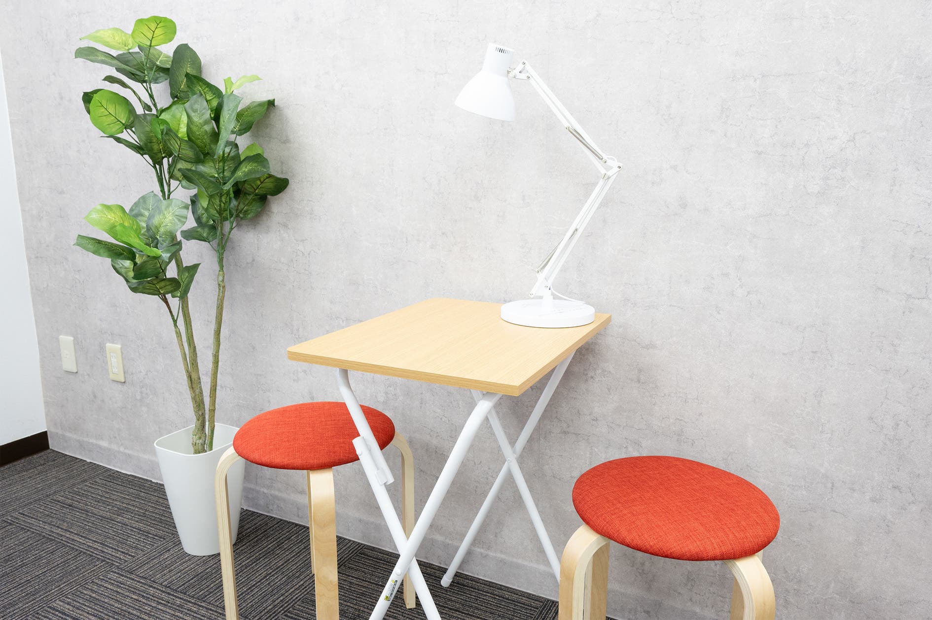 卓上ライト（ネイル向き、フレキシブルアーム、白色LED）の画像1