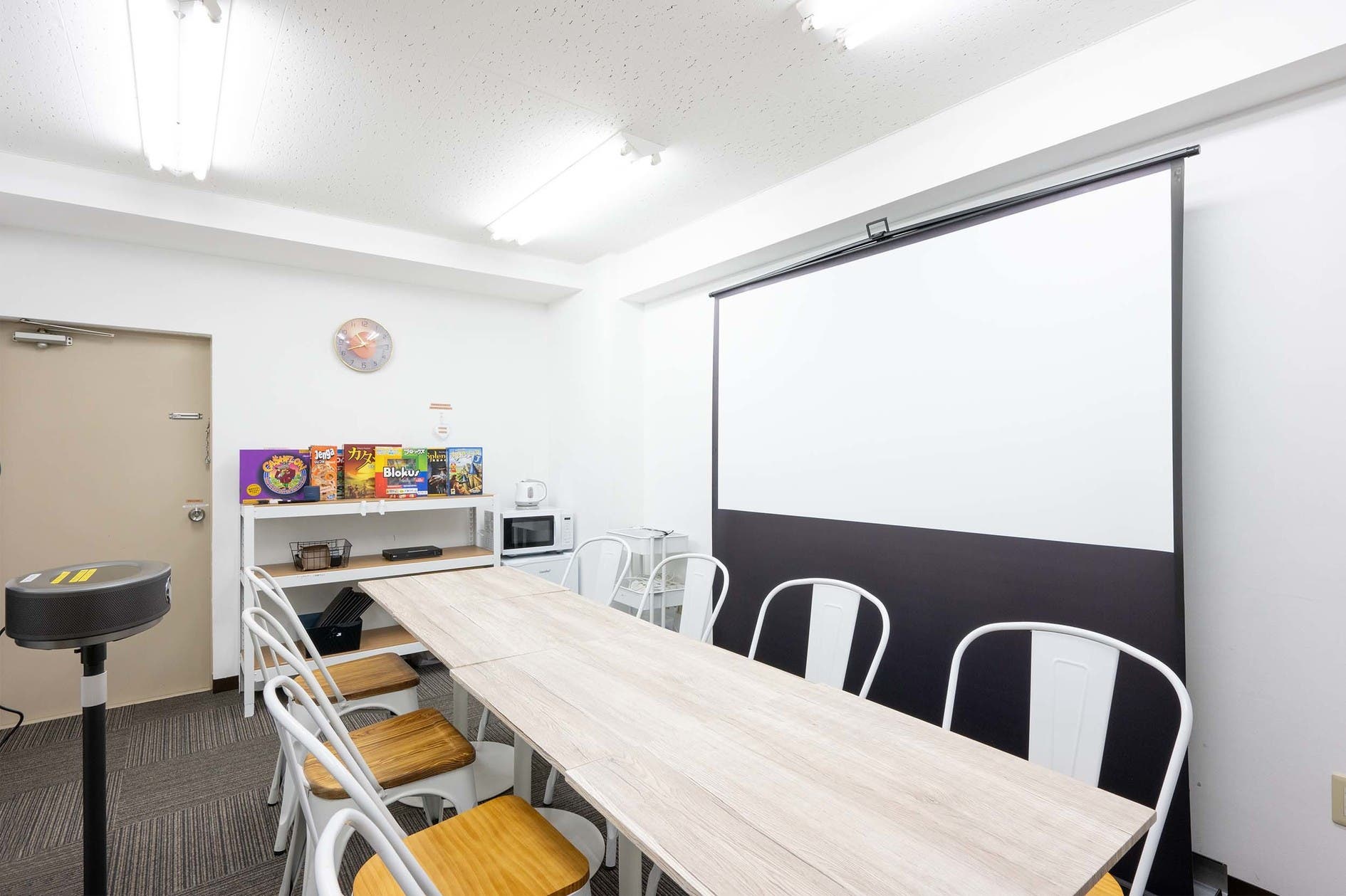 神田駅1分🚃8名＋7名利用🆗全設備無料｜光回線｜土足｜24時間｜プロジェクタ｜冷蔵庫・レンジ｜RoomB[39]の写真3