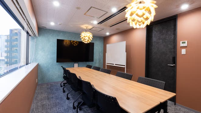 MEETING ROOM 9B【AKASAKA】💺おしゃれな会議室10名席🌟75型モニター📺WEB会議🎤Wi-Fi有🛜 の写真2